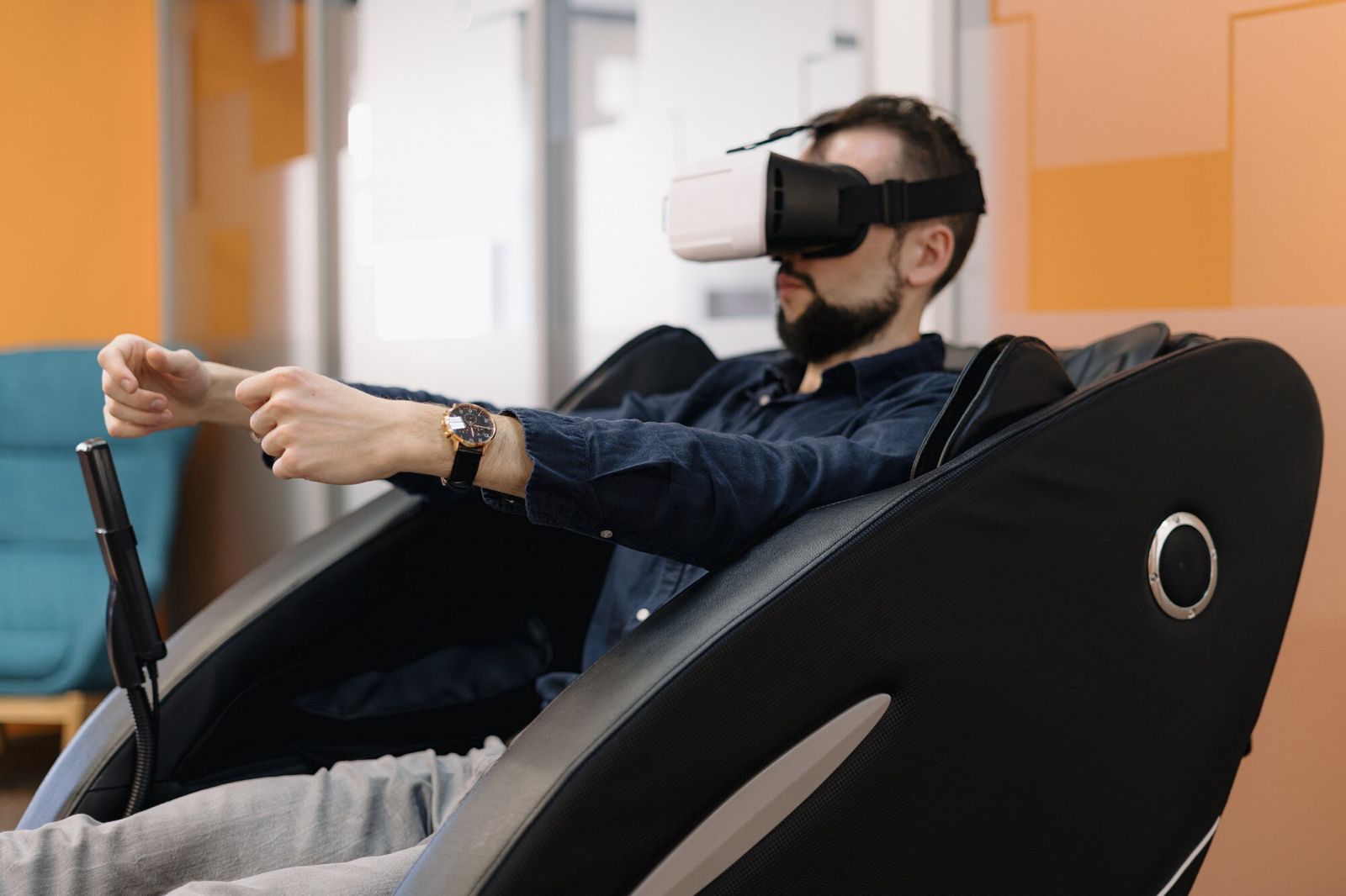 Virtual Reality Simulator for Aircraft Cockpit - Case Study | Data Template